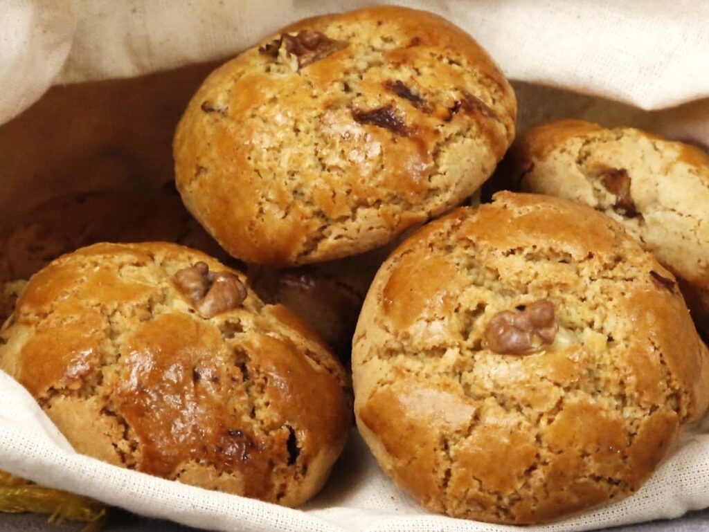 Broas dos Santos: receita tradicional de um doce típico irresistível ...